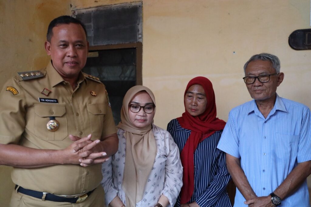 Wali Kota Bekasi Temui Ibu Maelani, Korban Kekerasan Anak Kandung dan ...